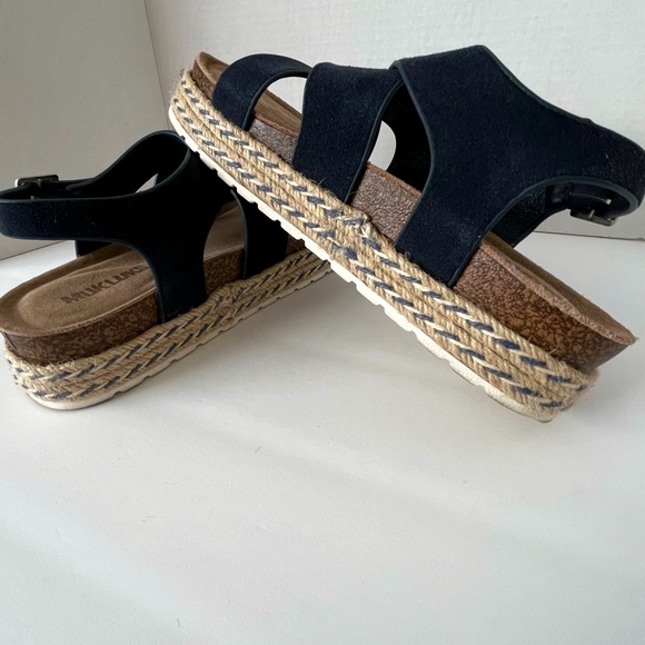 Muk Luks | Shoes | Muk Luks Brand Navy Blue Suede Platform Sandals Size ...